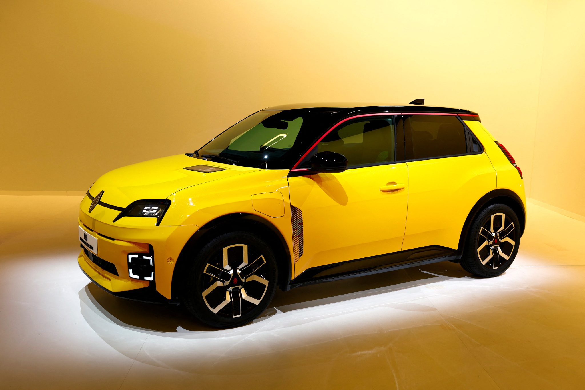 Renault leads Europe's EV defence in Geneva as Chinese rivals expand ...